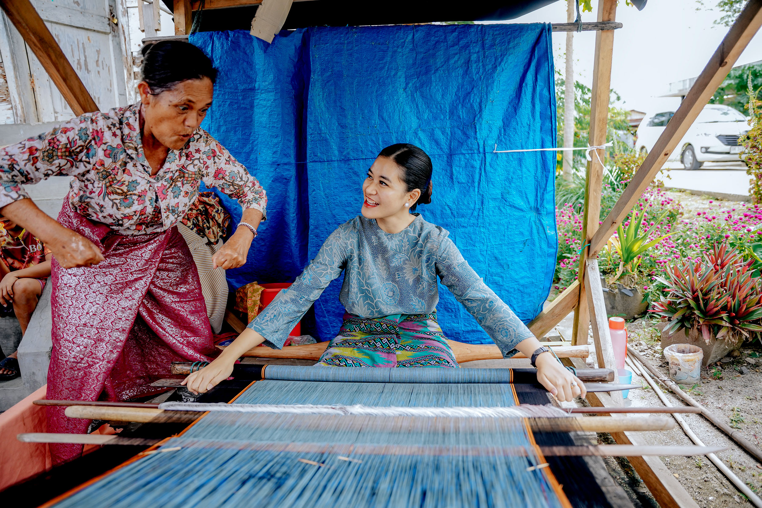 Kunjungi Galeri Ulos Hutaraja, Kahiyang Ayu Terkesima Bagaimana Cara ...