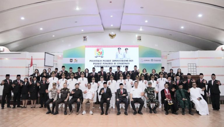 Bupati Karo Lantik 42 Pejabat Administrator dan Pengawas