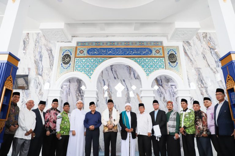 Bupati H Asri Ludin Tambunan Resmikan Masjid Banun Syakirun